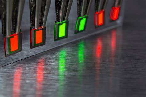 작은 Oled 디스플레이는 프로브 스테이션에서 조명입니다 조명 디스플레이 기술 0명에 대한 스톡 사진 및 기타 이미지 0명 3차원 형태 Led 조명 Istock