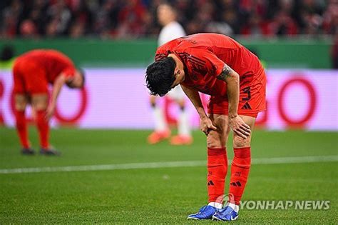 김민재 트로피 꿈 와르르뮌헨 레버쿠젠에 0 1 패→김민재 평점 4 전반 17분 퇴장 노이어 평점 6
