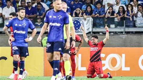 Cruzeiro Leva Gol De Ex Cria Vitor Roque Busca Empate Com O Athletico