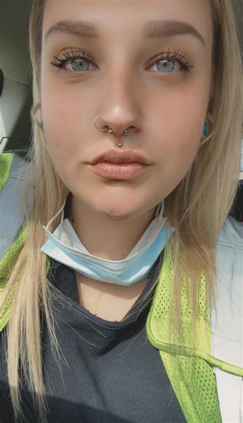My Coworker Said I Have The Prettiest Eyes 😊 Scrolller