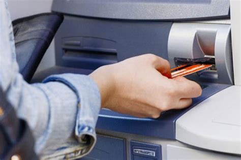 O débito direto é facilitador ou ameaça Descubra os prós e contras