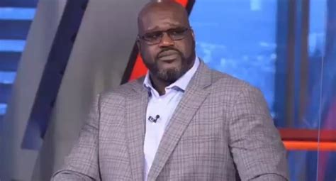 Photo Shaq Backs Himself Up Looking At Charles Barkley Like You Cant