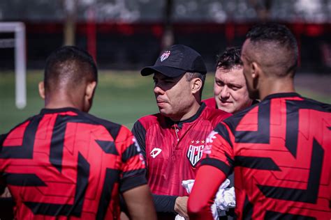 Jair Ventura Descarta Mudança Radical Na Escalação Do Atlético Go