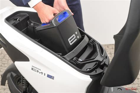 ホンダ初の一般ユーザー向け電動スクーター「em1 E」は、日産や三菱の軽evのようにブームとなるか（モーサイ） 自動車情報・ニュース