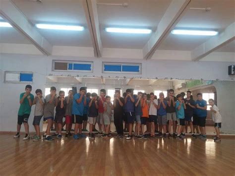 ילדי הרצליה מתעוררים לבוקר בטוח הגנה עצמית בשיטת קרב מגע ישראלי בבתי ספר בהרצליה בהדרכת