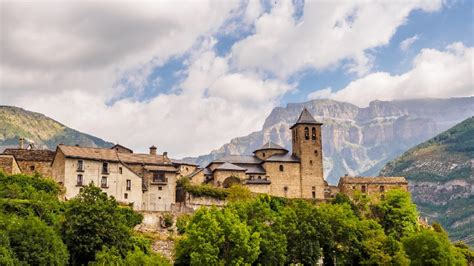 Los pueblos más bonitos de España para visitar en otoño