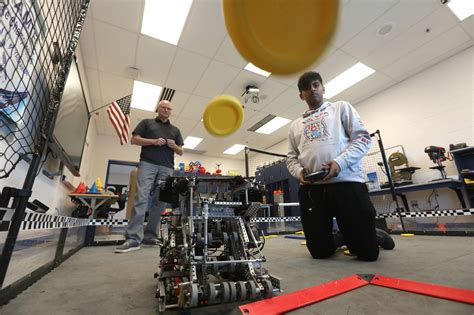 240 Robotics Team Names For Your Group