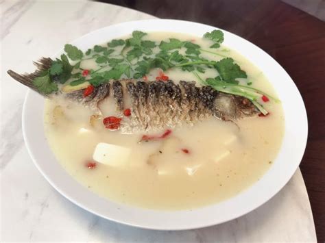 【鲫鱼豆腐汤的做法步骤图，鲫鱼豆腐汤怎么做好吃】不是厨子的煮夫下厨房