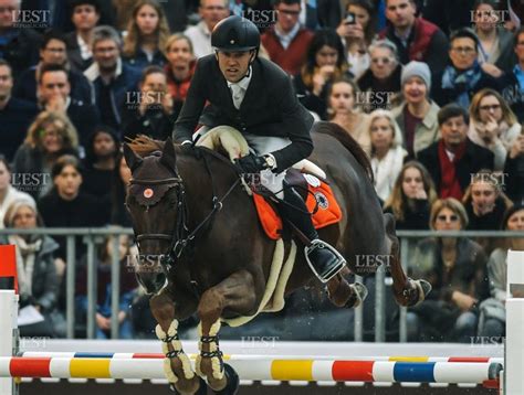 Sport National Simon Delestre Est Dans Son Jardin Au Grand Palais