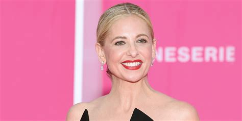 Sarah Michelle Gellar Stuns At 46 In A Plunging Strapless Black Dress