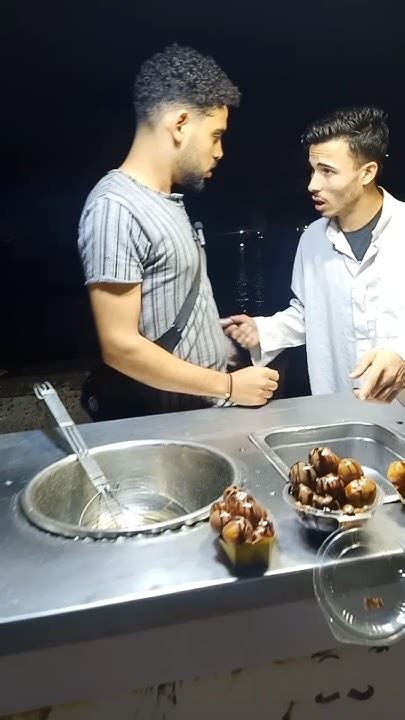 ضحكت علي الراجل بتاع الزلابيه وخت كل الزلابيه 😂 Youtube