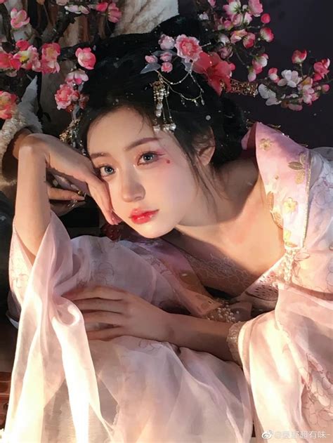 Ghim của CARMEL trên Mỹ Nhân Cổ Phong Ancient Chinese Girls Dép Hán