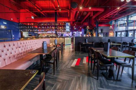 Puttshack Lakeside 4 Amazing Event Spaces