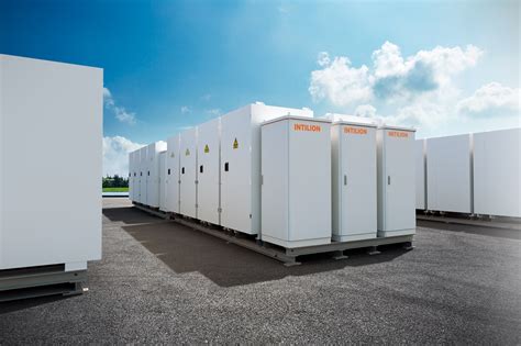 INTILION Drei Speicher für Rechenzentren der Telekom 50komma2