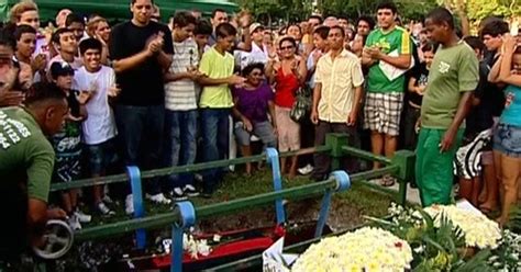 G1 Corpos De 11 Crianças Mortas Em Ataque A Escola No Rio São