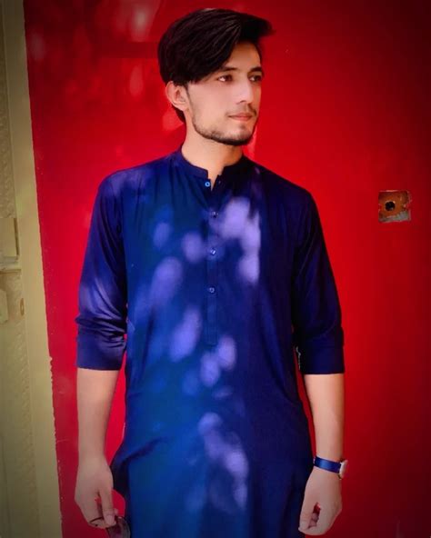 Umar Khan 🖤🩶 Instagram