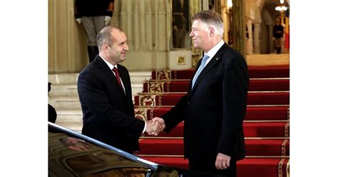 Радев Проектът за нов боен самолет ще бъде протакан