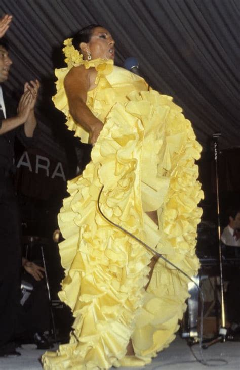 Los Looks Más Emblemáticos De Lola Flores