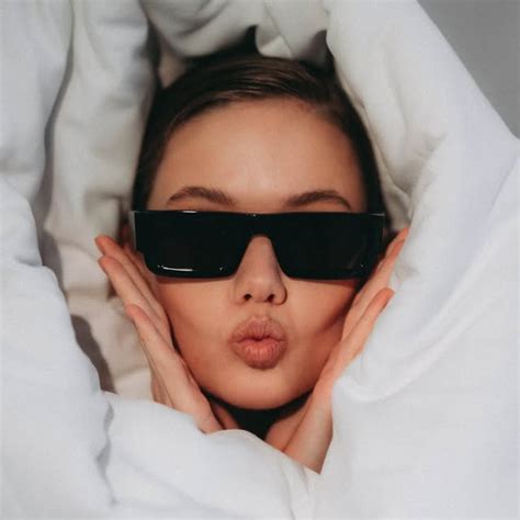 Masha Timoshenko Tim Masha Threads Say More