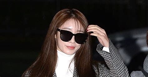 티아라 지연 새벽에도 선글라스는 필수 [mbn포토]