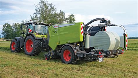 Claas Rollant Rc Uniwrap Offers Faster Bale Transfer Farmers Weekly