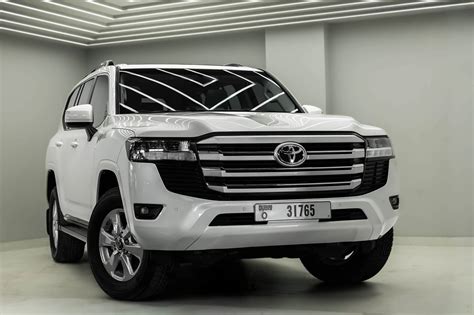 Huur Toyota Land Cruiser 300 Wit In Dubai Suv Octanerent