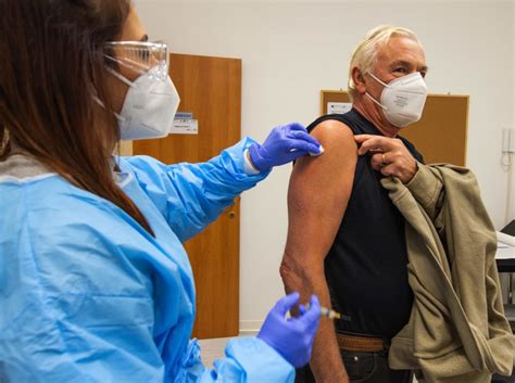 Vaccini In Italia Le Dosi Consegnate E Quelle Somministrate 25