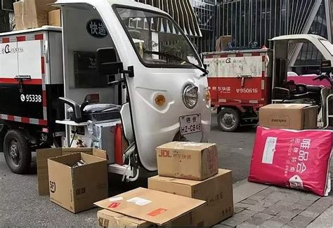 京东唯品会公布618数据，中国年轻人更偏爱国货，日媒早有预言 国潮在最近几年成为一大消费关键词，年轻人买国潮、用国货，消费里表现出更多文化自信