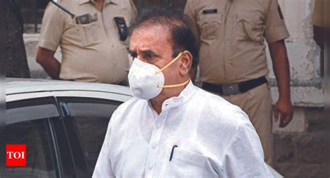 Money Laundering Case Ed Calls Sachin Waze A Link Anil Deshmukh