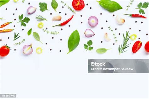 흰색 배경에 다양한 신선한 야채와 허브 건강한 식생활 개념 로즈마리에 대한 스톡 사진 및 기타 이미지 로즈마리 마늘