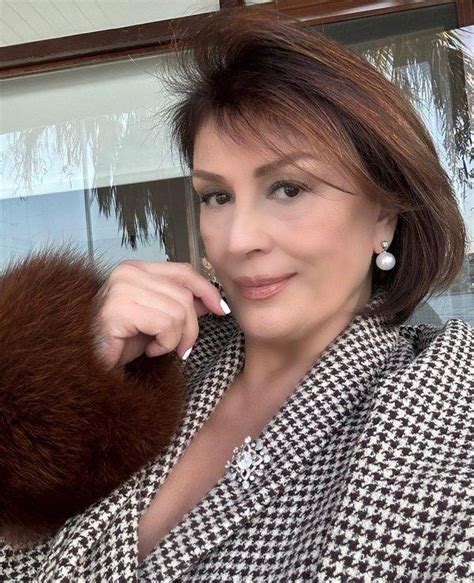 68 Yaşındaki Gülşen Bubikoğlunun Kanlıcadaki Yalısını Görenler Hayran