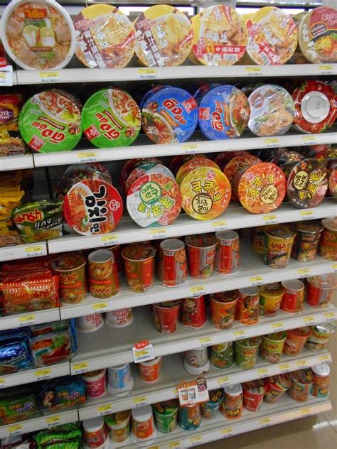 タイのコンビニでは会計する前にカップラーメンにお湯を注ぐ｜グローバルニュースアジア Global News Asia
