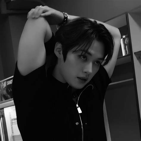 Gray Aesthetic Korean Aesthetic Black Aesthetic Wallpaper Lee Know