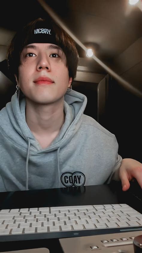 Pin Oleh Gabrielle Bevill Di Kpop