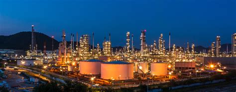 공중 보기 황혼과 밤에 정유 공장 및 석유 저장 탱크 석유 화학 산업 배너 파노라마 정유 공장에 대한 스톡 사진 및 기타 이미지 정유 공장 석유 화학 공장 공장 산업