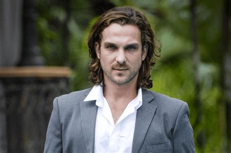 Igor Rickli Rebate Críticas Após Se Assumir Bissexual Beijos Aos