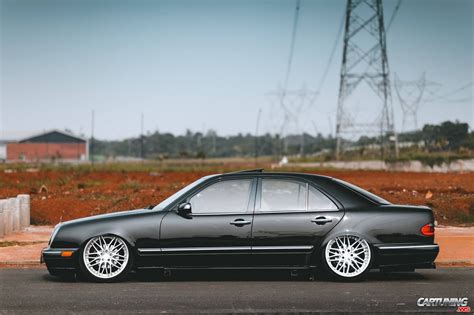 Tuning Mercedes Benz E280 W210 Side
