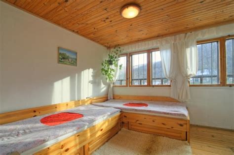 Къща за гости Двата щрауса Боженци БгВаканциа Com