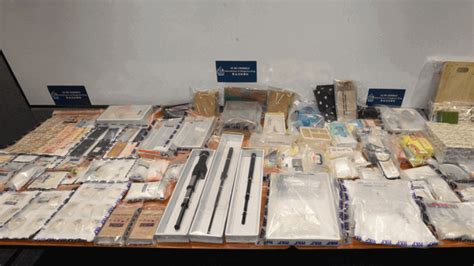 公屋劏房酒店房淪毒窟 警檢逾200萬毒品拘5男女 星島日報