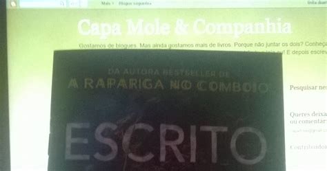 Capa Mole Companhia Escrito na Água de Paula Hawkins