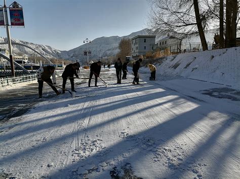 肃南裕固自治县人民政府 肃南县自然资源局团总支以雪为令保畅通 志愿服务助创城