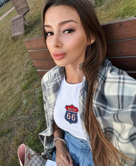 Julie Jess Bio Age Height Wiki Model Sport Girls Bio