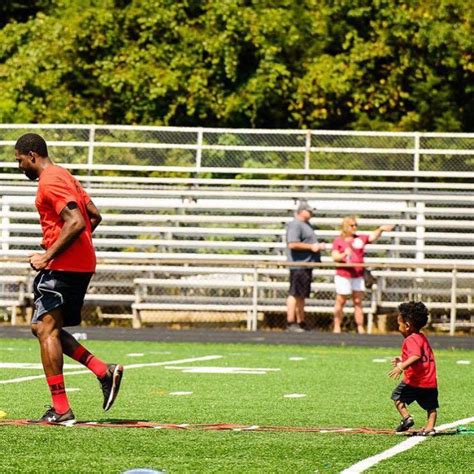 New To Wjz We Welcome New Anchorreporter Miana Massey To Wjz News