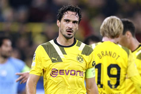 Zu Viel öffentliche Kritik Matthäus Tadelt Bvb Star Hummels Mopo