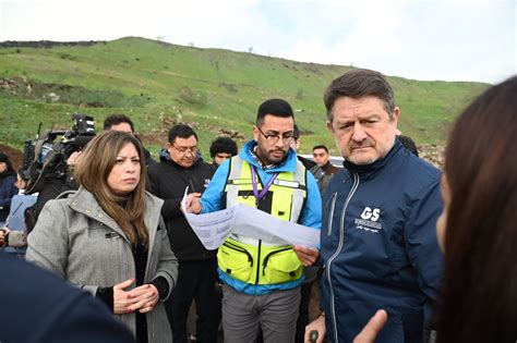 Autoridades de la Región Metropolitana clausuran vertedero ilegal en