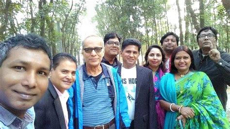 Chayanika তিঁনি মোস্তফা কামাল সৈয়দ আমাদের কামাল আংকেল কারোর কামাল ভাই। কিন্ত আপনি একটা