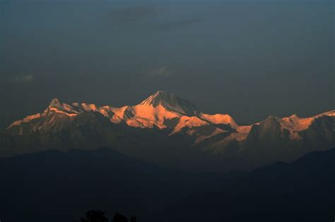 Two Nepalis Swept Away By Annapurna Avalanche Digital Journal