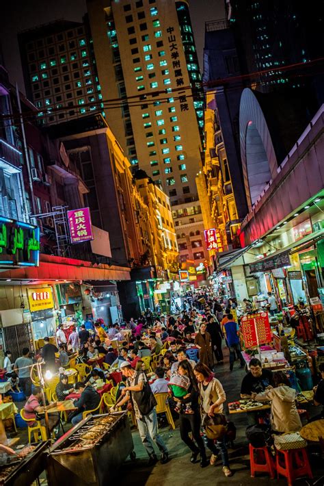 中国最能熬夜的城市，宵夜吃得有多猛？澎湃号·湃客澎湃新闻 The Paper