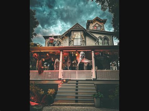 Halloween House Roundup Check Out The Spookiest Decorated Homes On Li