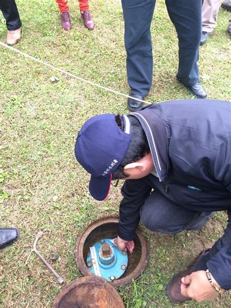 水利署全球資訊網 歷史消息 經濟部楊次長赴桃園視察大用水戶限水「鉛封」作業